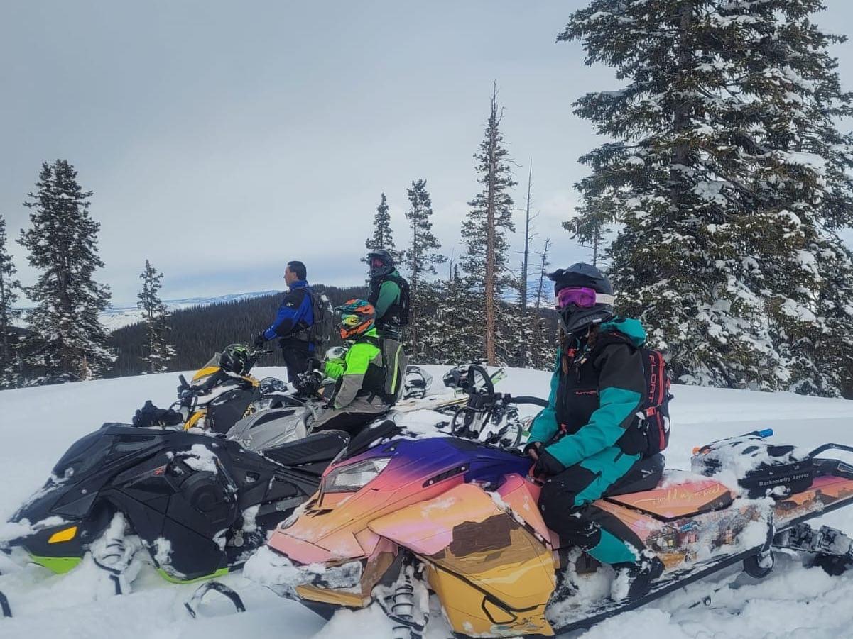 Guided Colorado Snowmobile Tours - Savage Sledderz